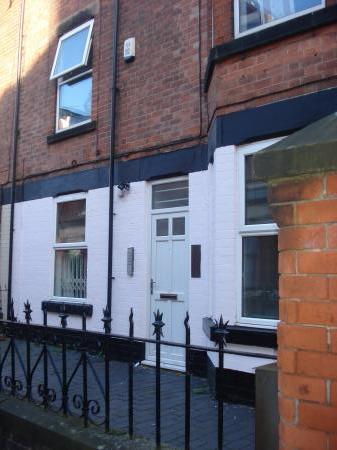 2 bed student house to rent on Berridge Road, Nottingham, NG7 6LX ...