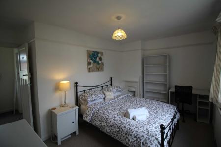 3 bed student house to rent on Guildford Park Avenue, Guildford ...