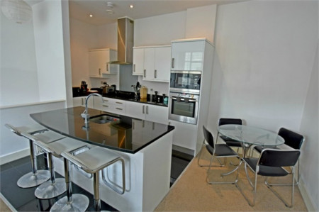 2 bed student house to rent on The Axis, Nottingham, NG1 5FW | StuRents