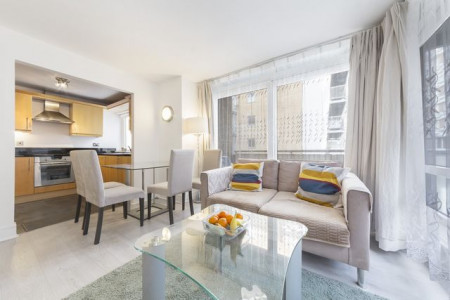 2 bed student house to rent on Moore House, London, E14 9LN | StuRents