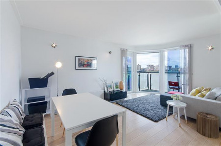 1 bed student house to rent on Seacon Tower, London, E148JX | StuRents