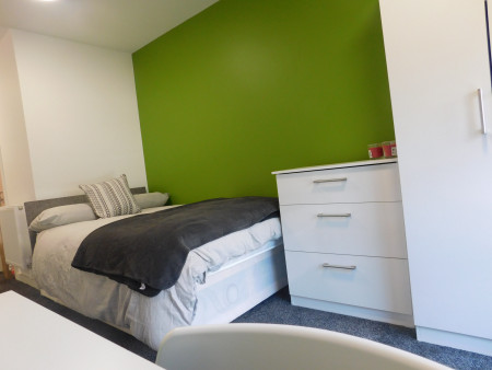 Ensuite Rooms student 6 bed flat to rent on Lower Gill Street ...