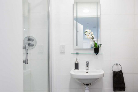 Bronze Ensuite student 4 bed flat to rent on Thurston Road, London ...