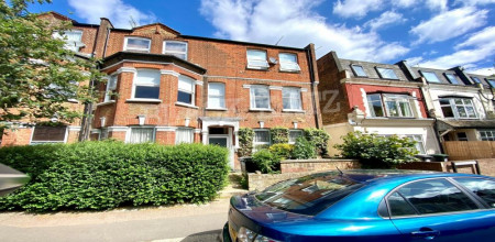 Student studio flat to rent on Tottenham lane, London, N8 9BJ | StuRents