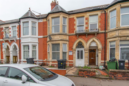 5 bed student house to rent on Cosmeston Street, Cardiff, CF24 4LP ...