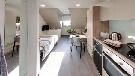 Classic Penthouse Studio student flat to rent on Woodhouse Square ...