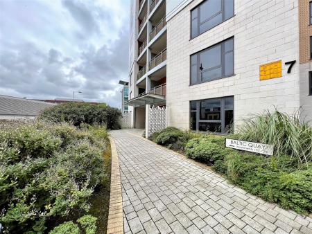 2 bed student house to rent on Milton Square, Gateshead, NE8 3HW | StuRents