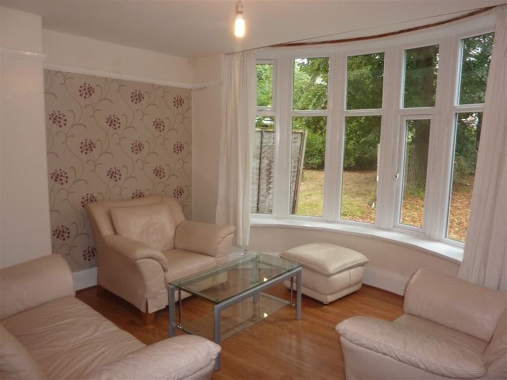 4 bed student house to rent on Otley Road, Leeds, LS6 3PX | StuRents