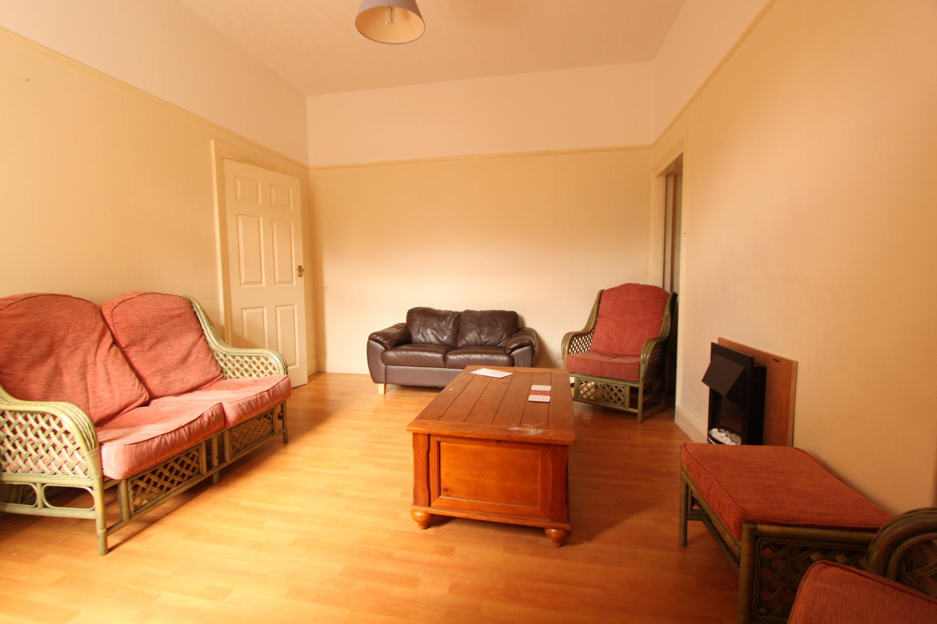 4 Bed Student House On The Retreat Sunderland 92917 StuRents 4-bed-student-house-on-the-retreat-sunderland-92917-sturents