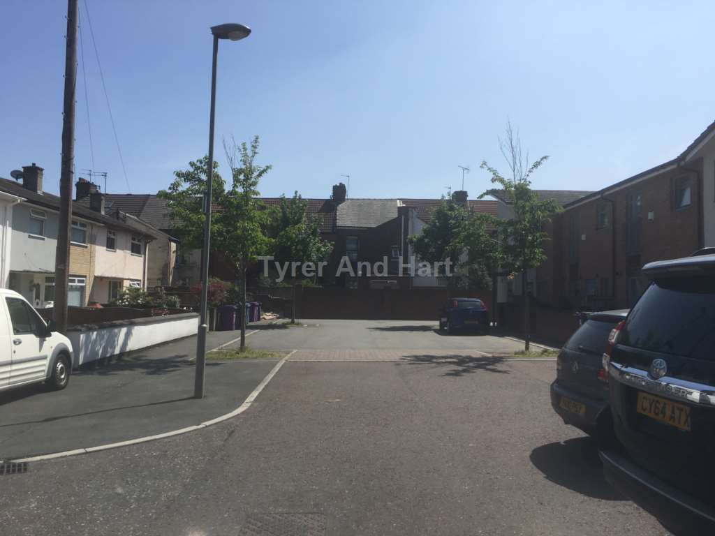 2 bed student house to rent on Anglezark Close, Liverpool, L7 2QU ...