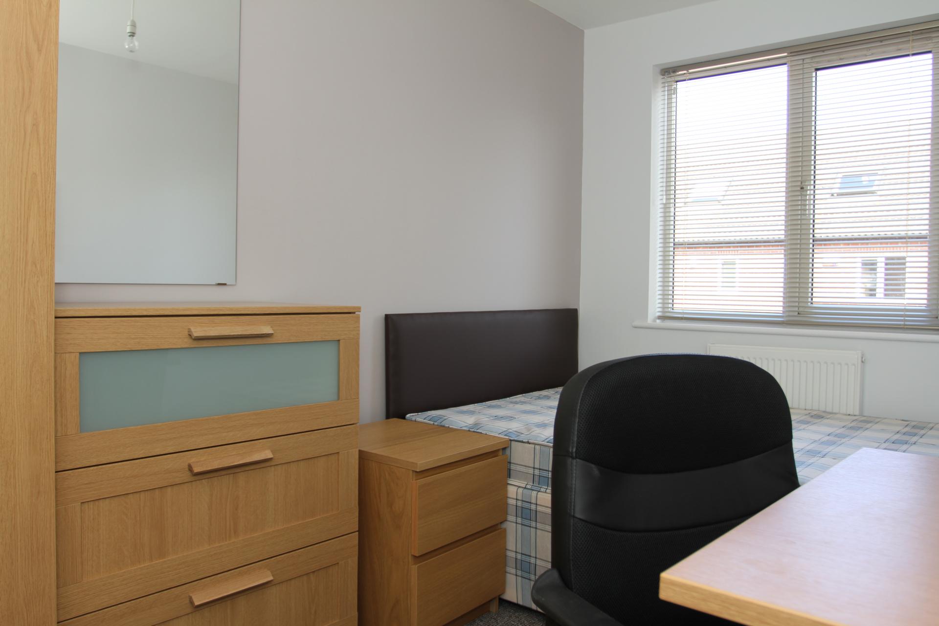 4 bed student house to rent on Ash Grove, Hull, HU5 1LT | StuRents