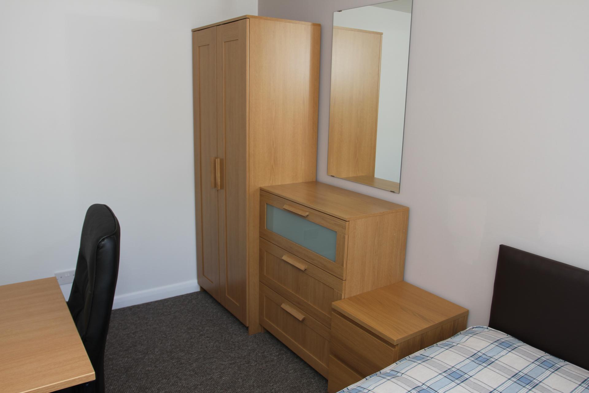 4 bed student house to rent on Ash Grove, Hull, HU5 1LT | StuRents