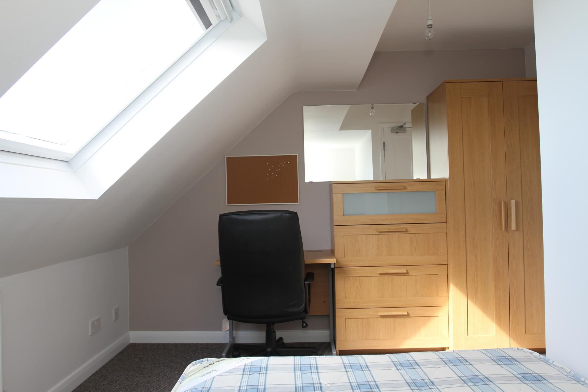 4 bed student house to rent on Ash Grove, Hull, HU5 1LT | StuRents