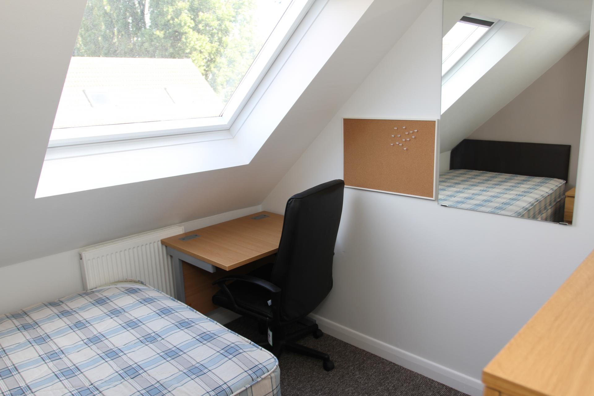 4 bed student house to rent on Ash Grove, Hull, HU5 1LT | StuRents