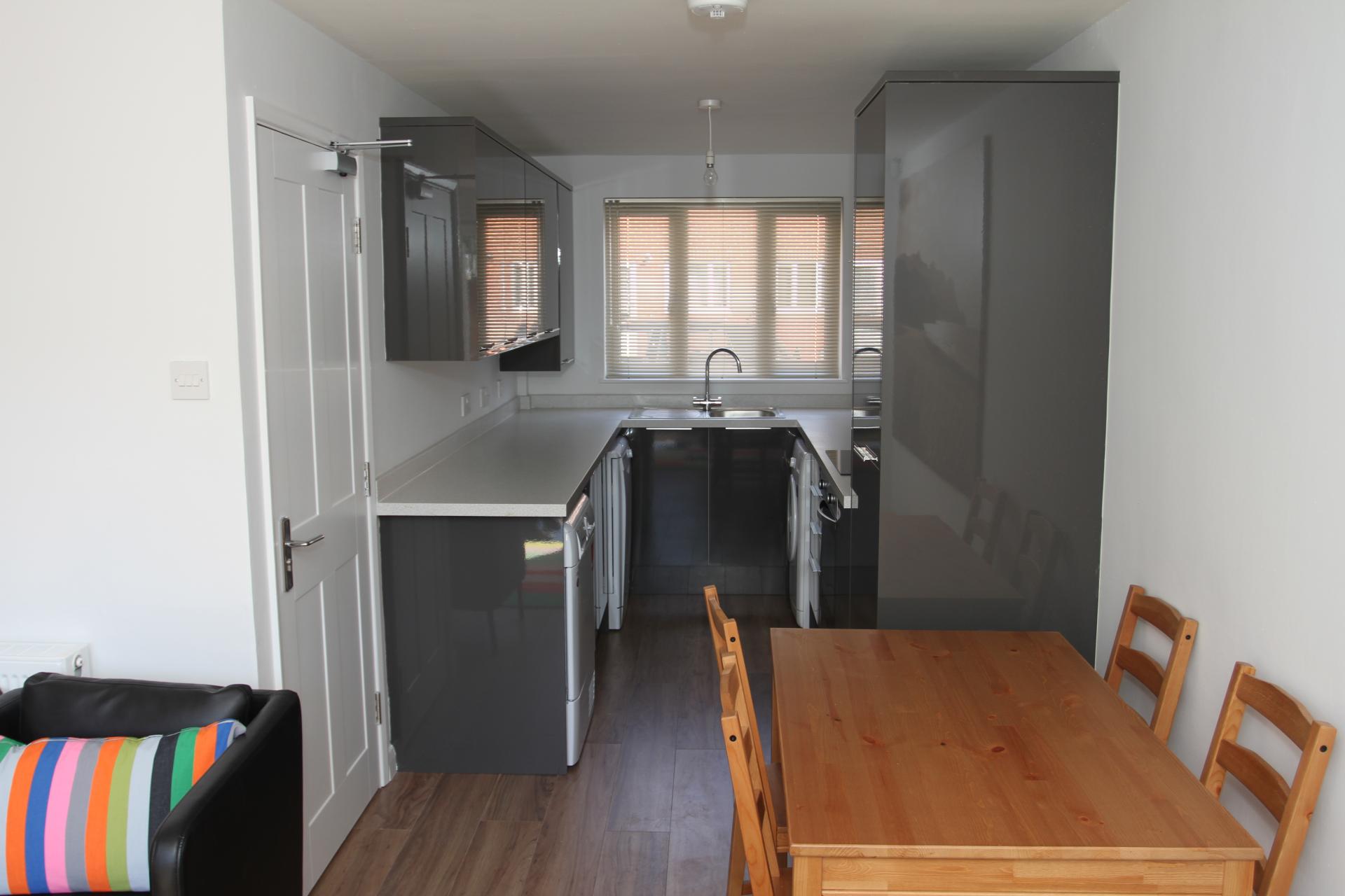 4 bed student house to rent on Ash Grove, Hull, HU5 1LT | StuRents
