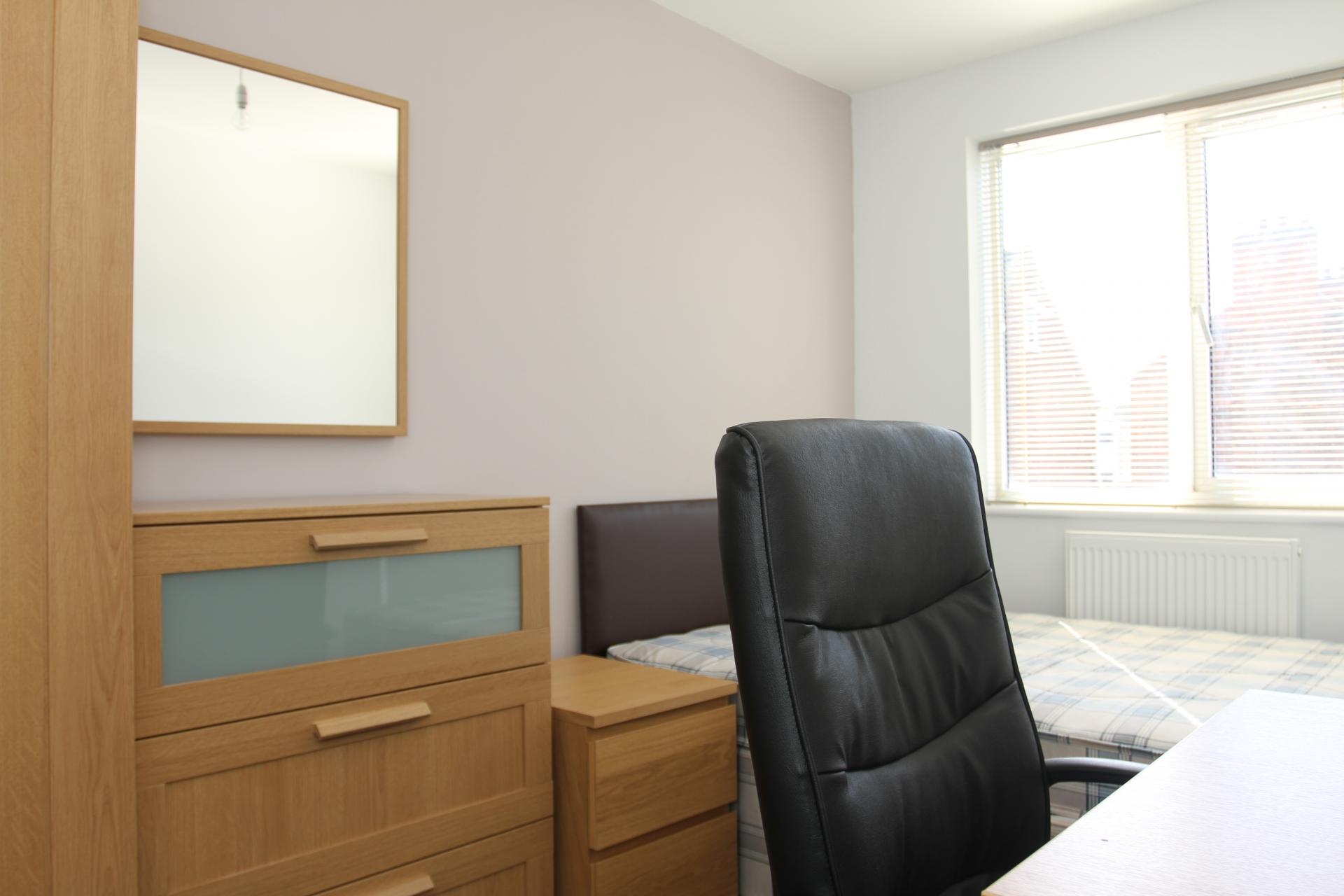 4 bed student house to rent on Ash Grove, Hull, HU5 1LT | StuRents