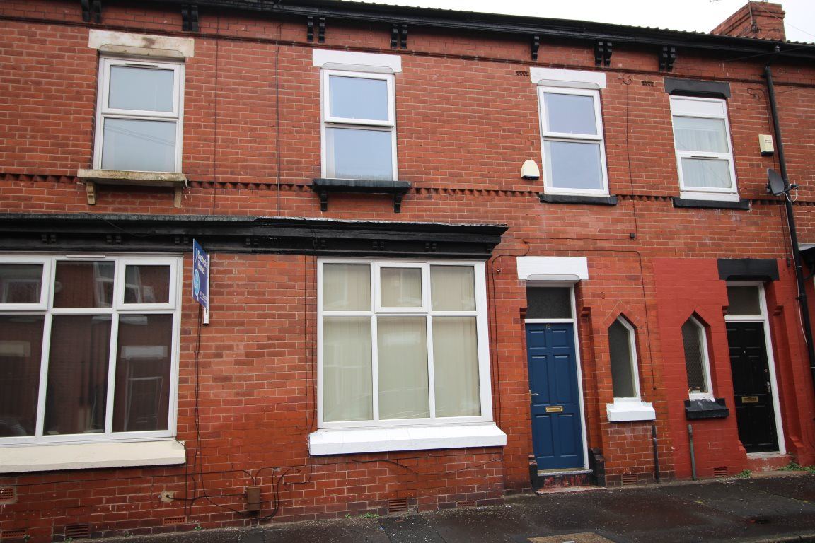 3 bed student house to rent on Cedar Grove, Manchester, M14 6YF | StuRents
