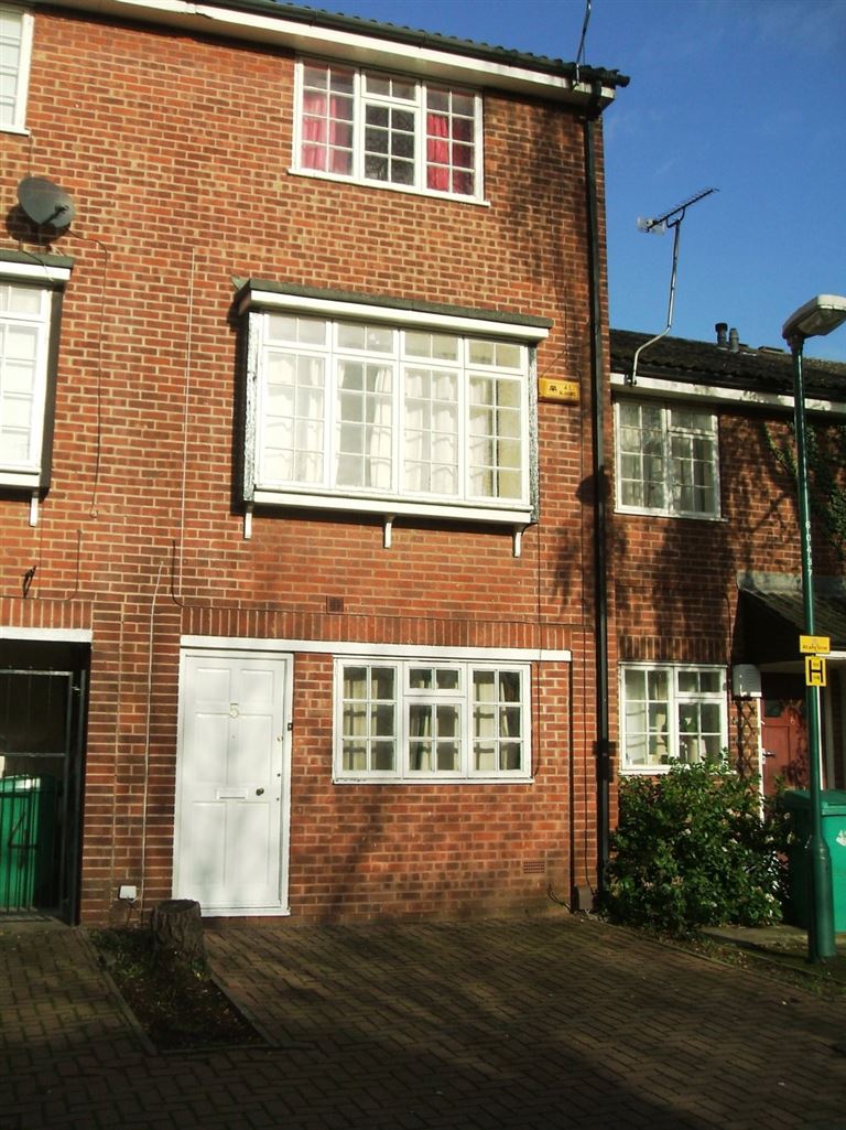 4 bed student house to rent on Clinton Court, Nottingham, NG1 4DS ...
