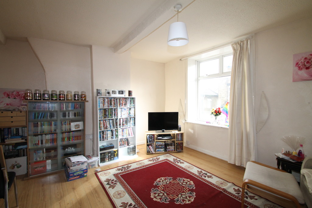 1 bed student house to rent on Lowtown, Pudsey, LS28 7AA | StuRents