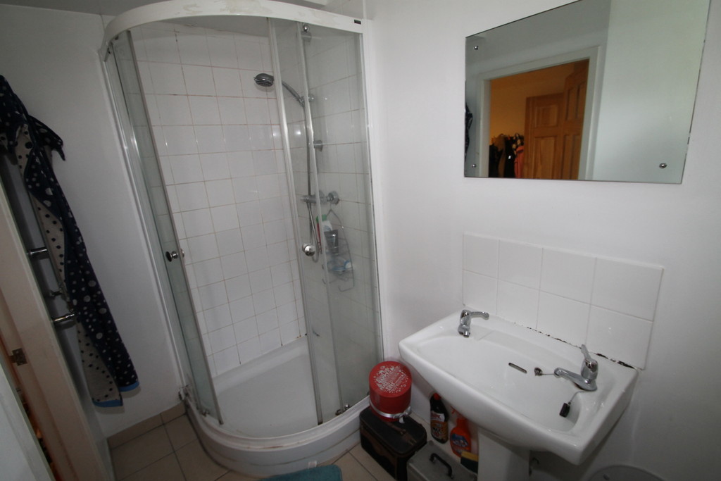 1 bed student house to rent on Lowtown, Pudsey, LS28 7AA | StuRents