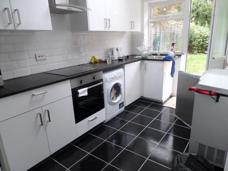 7 bed student house to rent on Kirby Corner Road, Coventry, CV4 8GD ...
