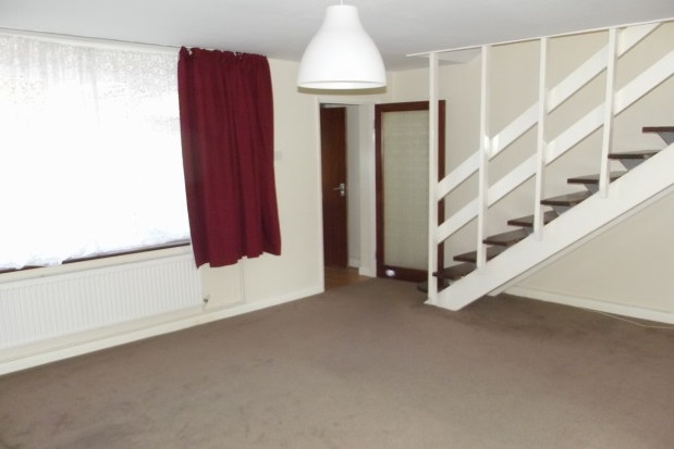 3 bed student house to rent on Guildford Park Avenue, Guildford ...