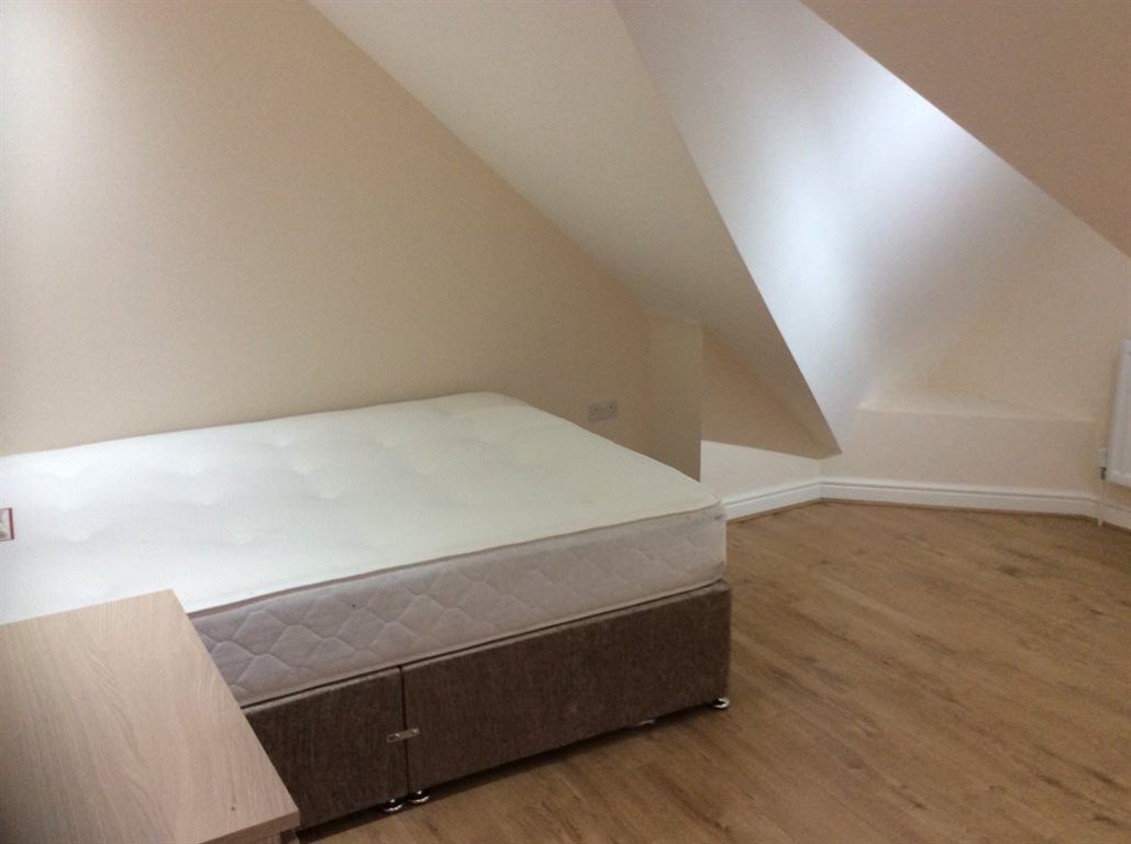 2 bed student house to rent on North Road Flat, Cardiff, CF14 3BL ...