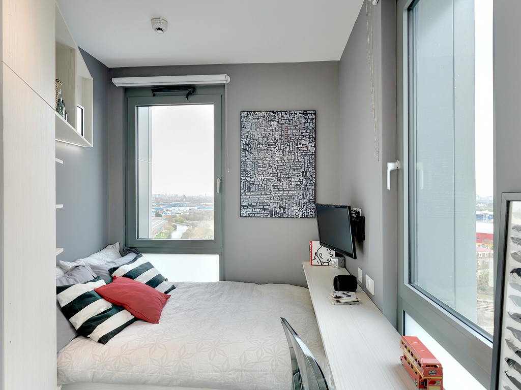 Studio Room + student flat to rent on Old Oak Lane, London, NW10 6FF ...