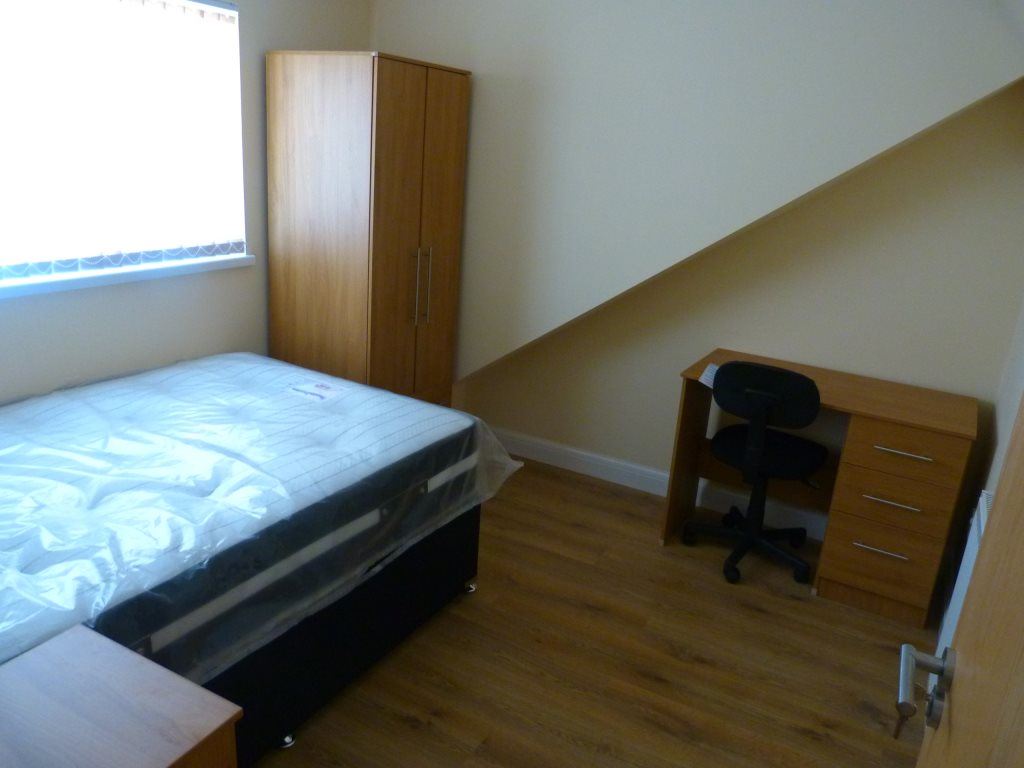 7 bed student house to rent on Maindy Road, Cardiff, CF24 4HQ | StuRents