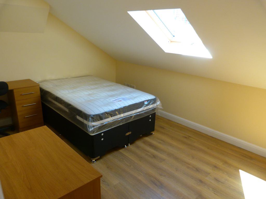 7 bed student house to rent on Maindy Road, Cardiff, CF24 4HQ | StuRents