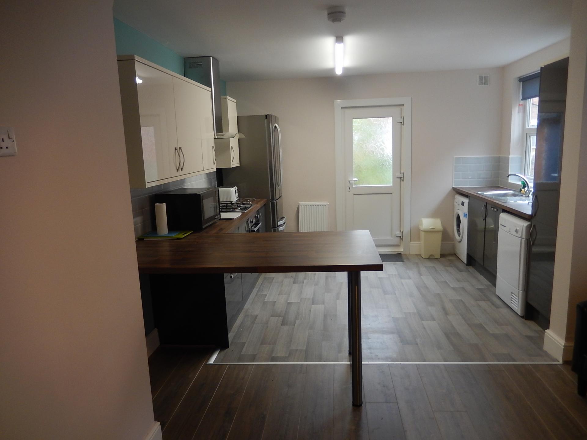 5 bed student house to rent on Ash Grove, Hull, HU5 1LT | StuRents