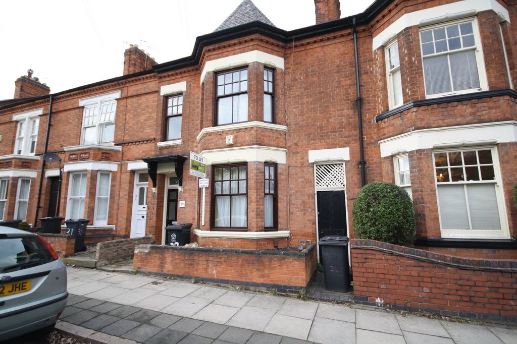 5 bed student house to rent on Stretton Road, Leicester, LE3 6BL | StuRents
