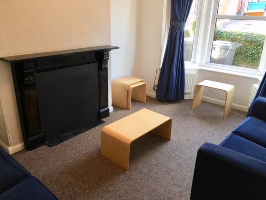 6 bed student house to rent on Howell Road, Exeter, EX4 4LZ | StuRents