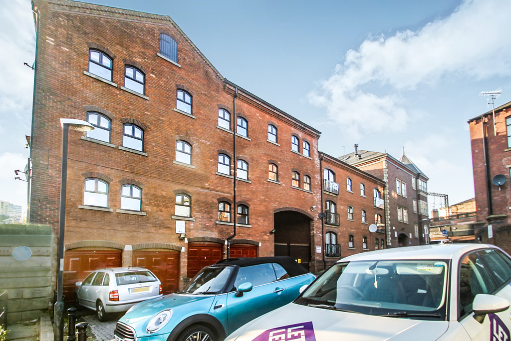 2 bed student house to rent on Riverside Court, Leeds, LS1 7BU | StuRents
