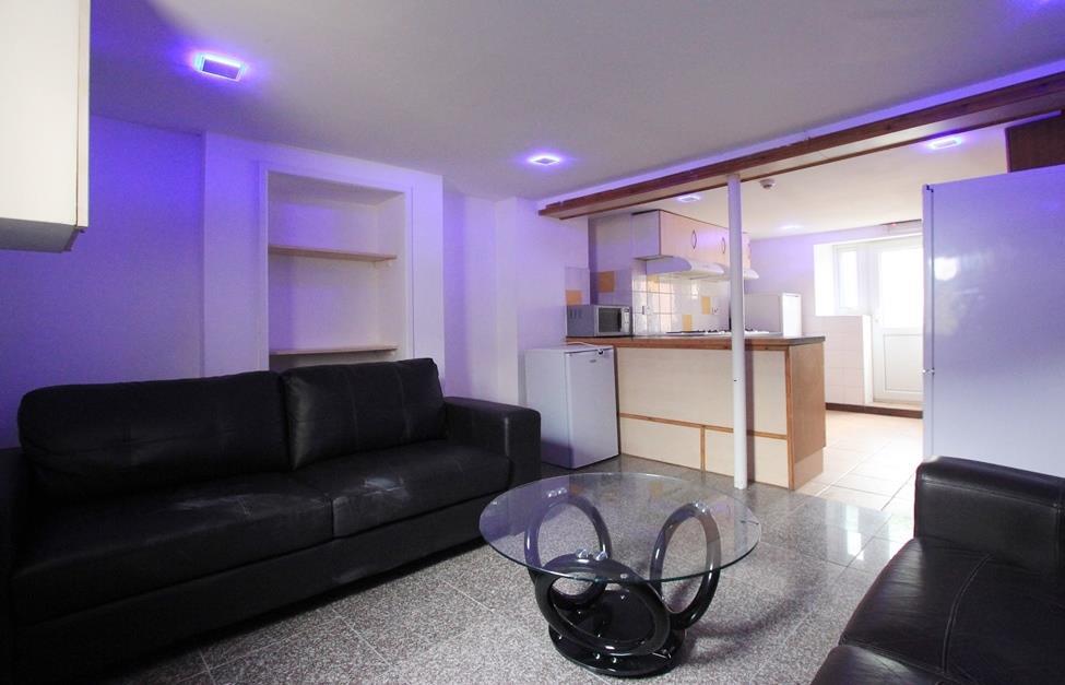 7 bed student house to rent on Woodville Road, Cardiff, CF24 4DW | StuRents