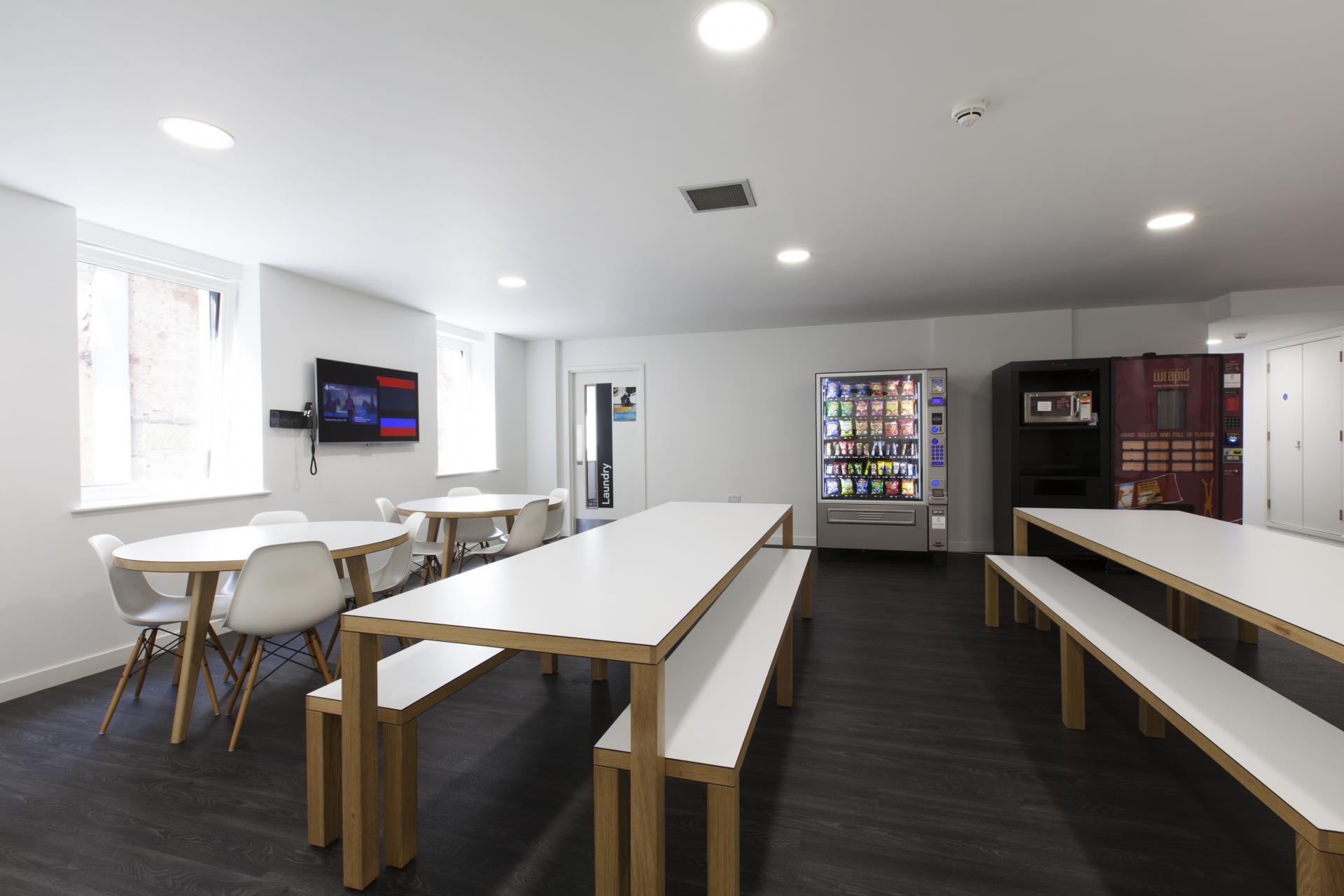 bronze studio premium student flat to rent on Shepherds Bush Road, London, W6 7NL | StuRents