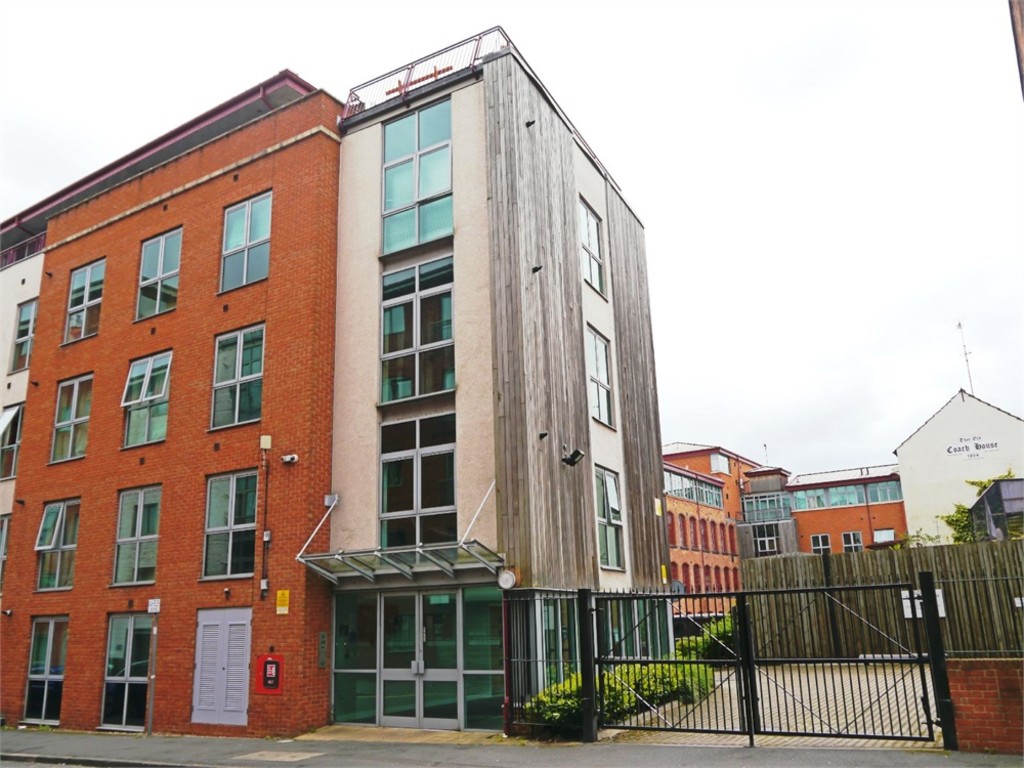 2 bed student house to rent on Portland Square, Nottingham, NG7 4HS ...