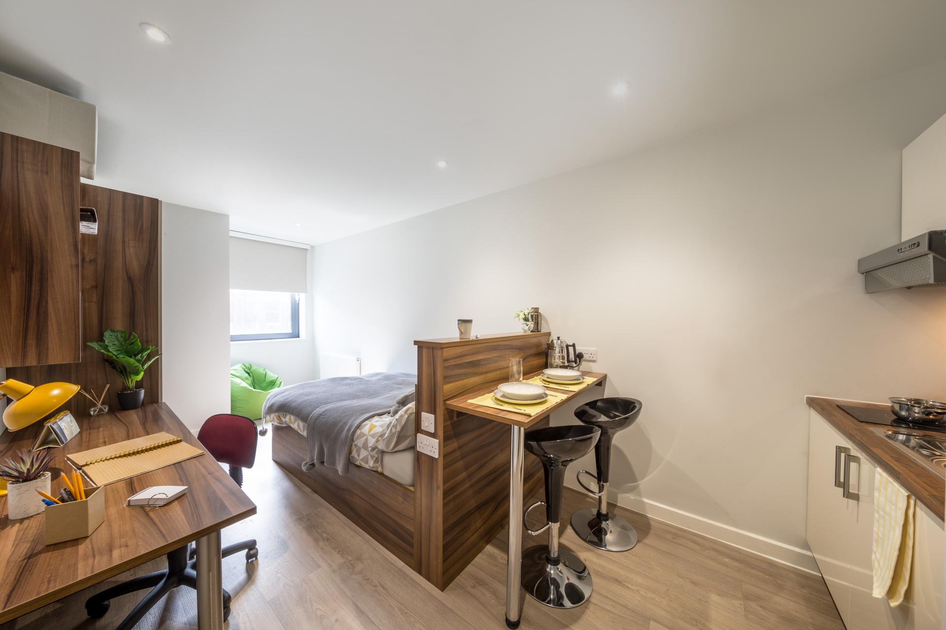 Studio accommodation in Reading - Standard Studio, Greyfriars Road ...