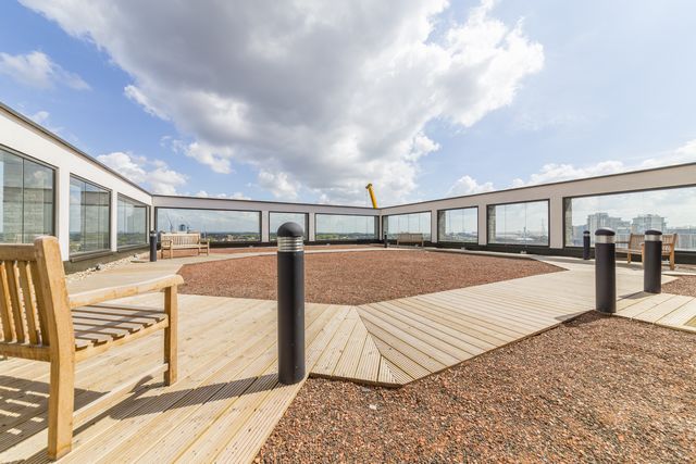 2 bed student house to rent on Centurion Tower, London, E16 1XJ | StuRents