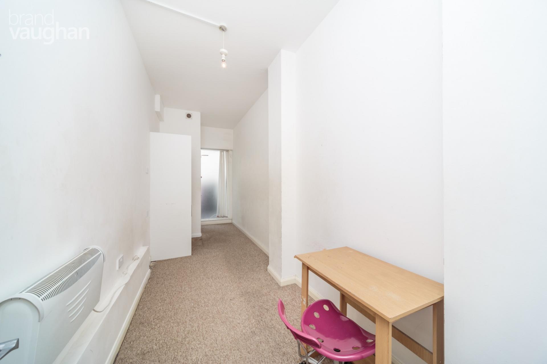 Student studio flat to rent on George Street, Brighton, BN2 1RJ | StuRents