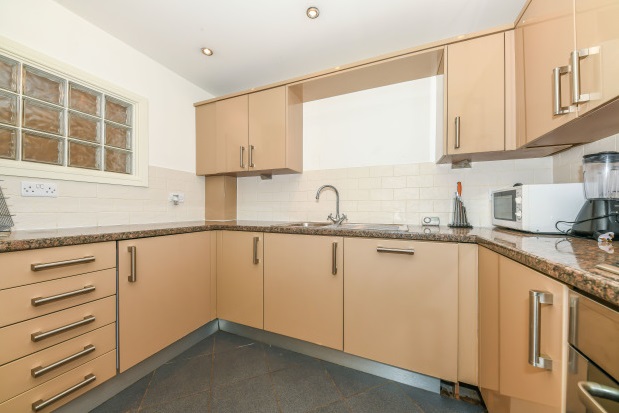 2 bed student house to rent on The Cloisters, Merrow, Guildford, GU1 ...