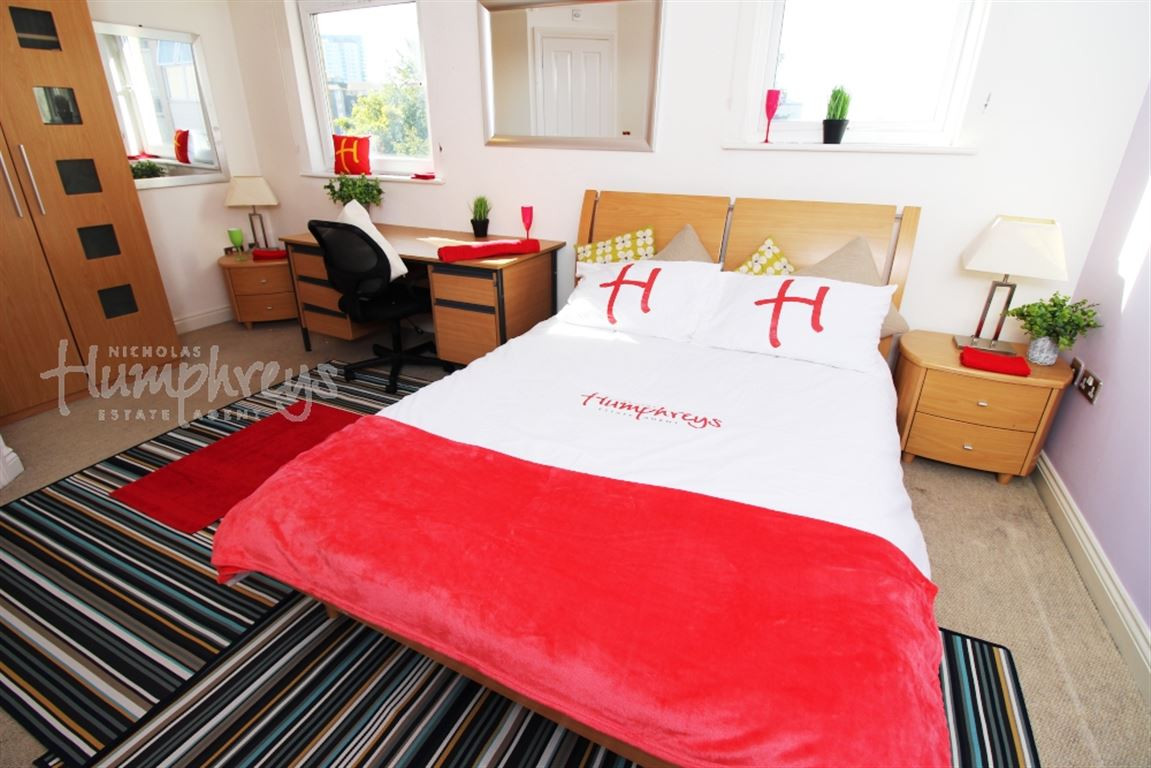 Student studio flat to rent on White Star Place - Bed, Southampton ...