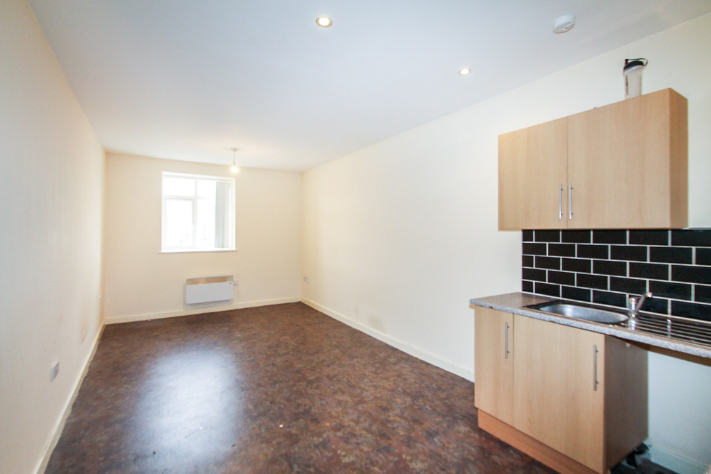 Student studio flat to rent on Killinghall Road, Bradford, BD3 8DN ...