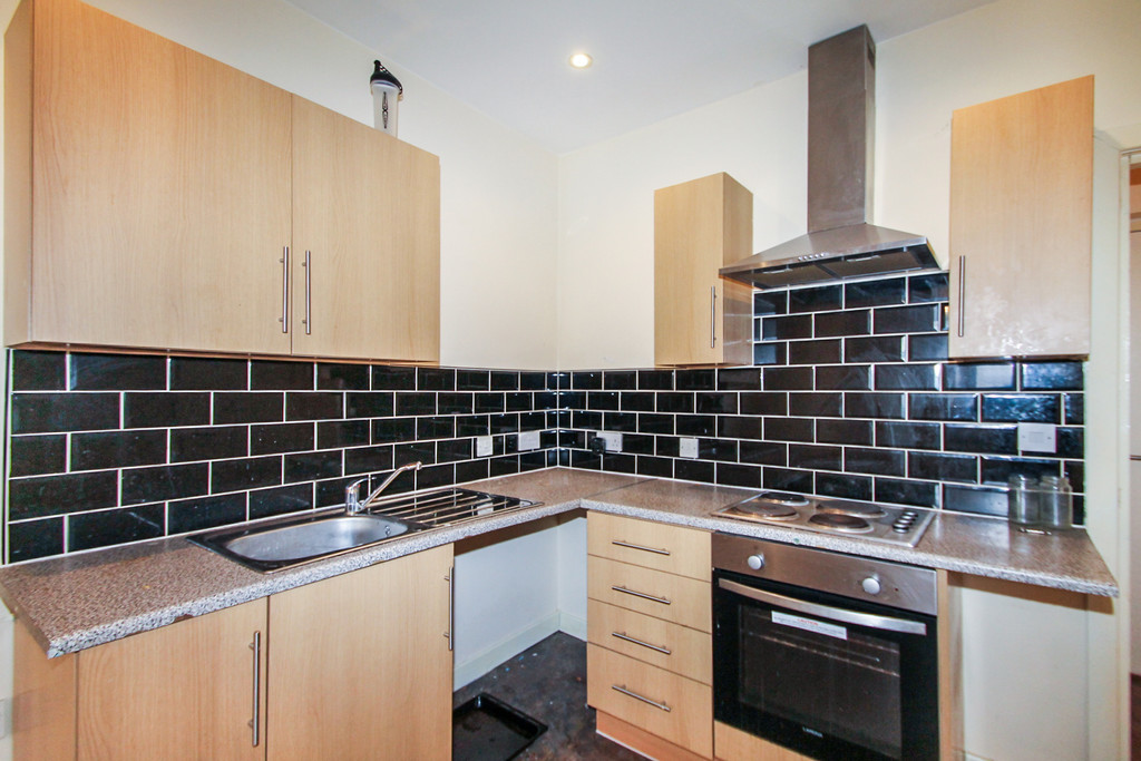 Student studio flat to rent on Killinghall Road, Bradford, BD3 8DN ...