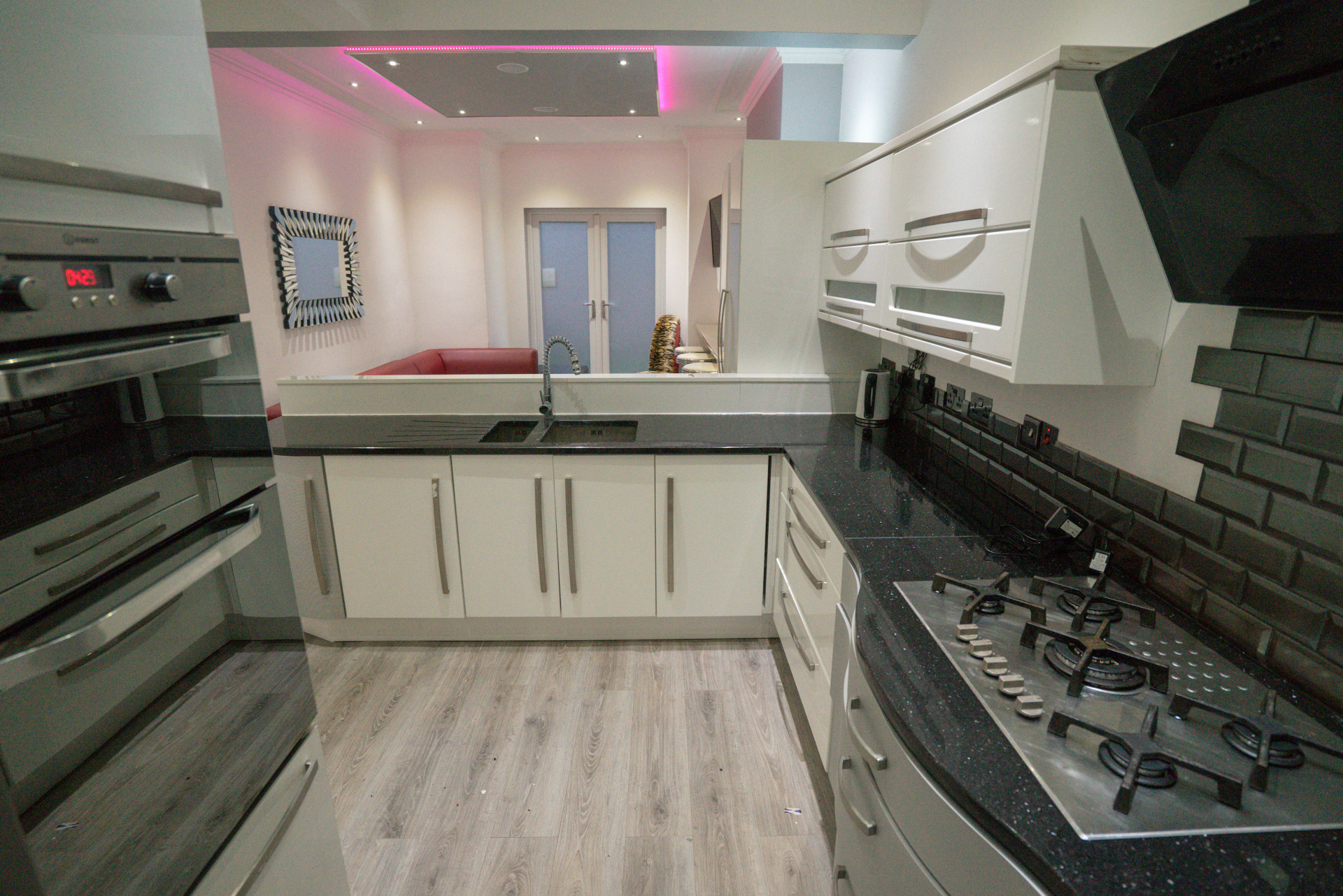 6 bed student house to rent on De Grey Street, Hull, HU5 2RU | StuRents
