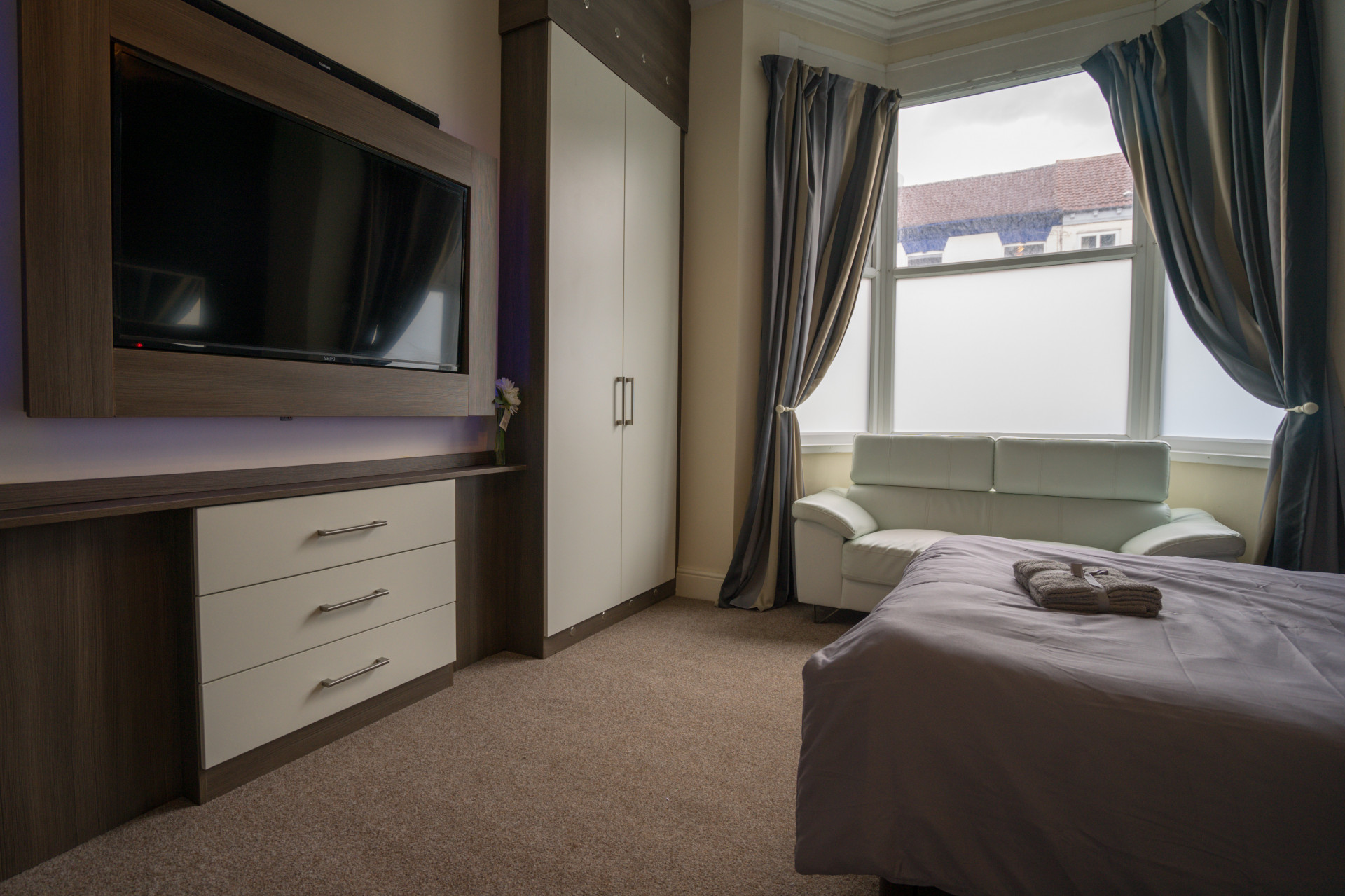 6 bed student house to rent on De Grey Street, Hull, HU5 2RU | StuRents