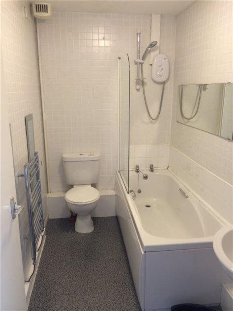 3 bed student house to rent on Clinton Court, Nottingham, NG1 4DS ...