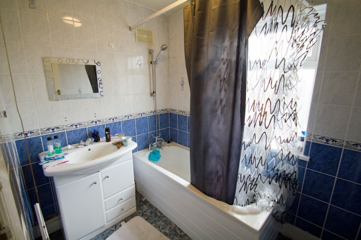 4 bed student house to rent on Eden Drive, Leeds, LS4 2TL | StuRents