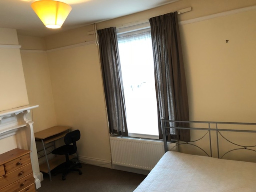 4 bed student house to rent on Howell Road, Exeter, EX4 4HA | StuRents