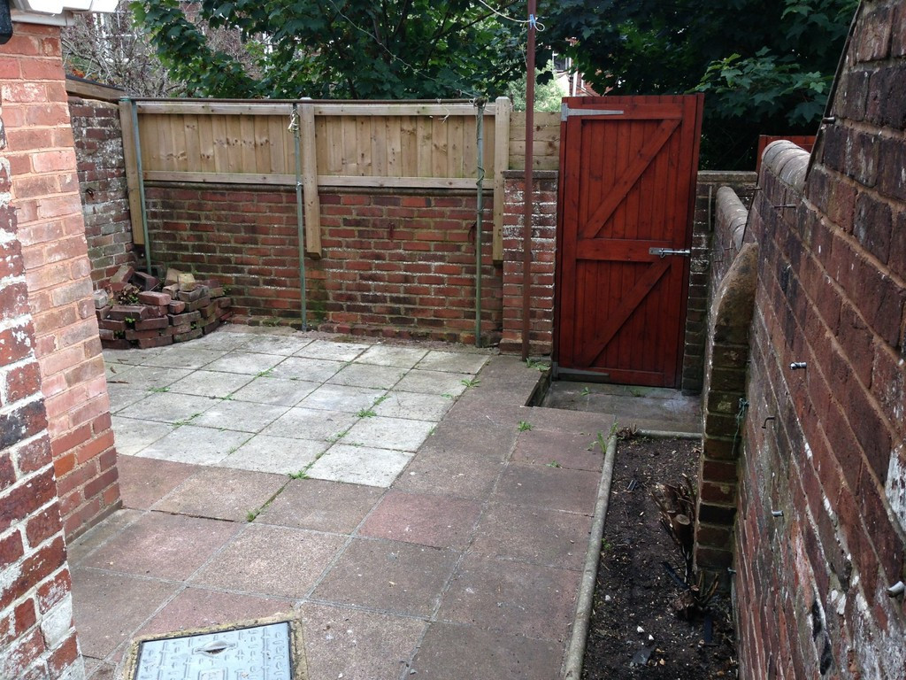 6 bed student house to rent on Howell Road, Exeter, EX4 4LZ | StuRents